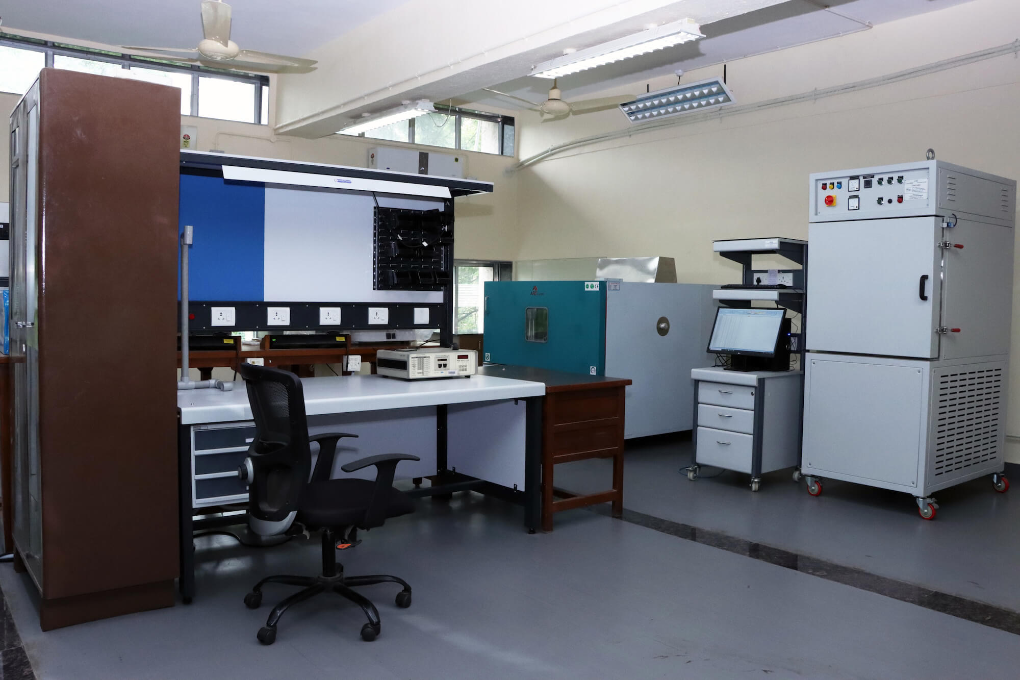 Advanced Measurements Lab - Wadhwani Electronics Laboratory